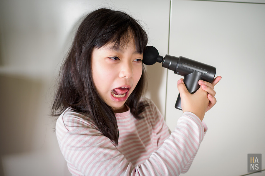 開箱︱KINYO FG-81 隨身舒緩按摩槍︱筋膜槍，運動後肌肉放鬆的好幫手 | 翰斯輕旅攝